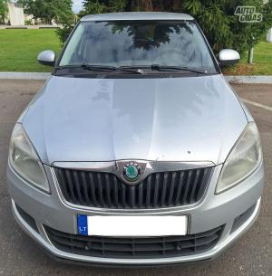 Pelēks Skoda Fabia 2011 Kauņa, ar dzinēja tilpumu 1.20 L un nobraukumu 258 tūkst. km par 2500 €, foto  vietnē AUTOMOTO.COM.LV
