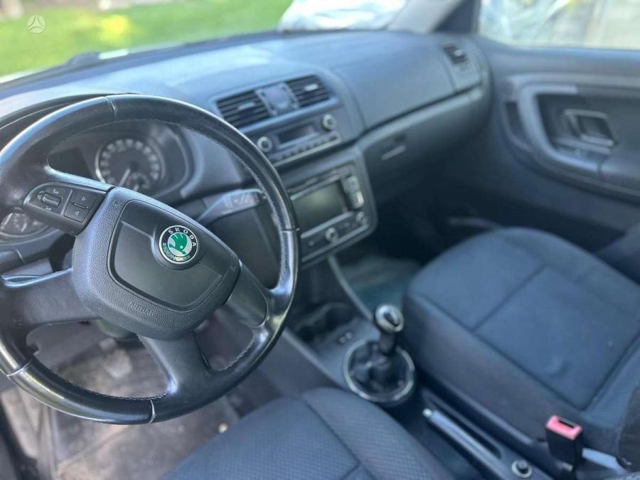 Pelēks Skoda Fabia 2011 Kazlų Rūda, ar dzinēja tilpumu 1.60 L un nobraukumu 230 tūkst. km par 700 €, foto 6 vietnē AUTOMOTO.COM.LV