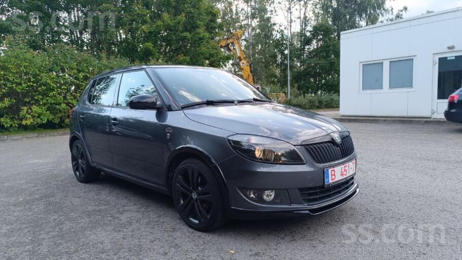 Pelēks Skoda Fabia 2011 Rīga, ar dzinēja tilpumu 1.60 L un nobraukumu 237 tūkst. km par 4900 €, foto 3 vietnē AUTOMOTO.COM.LV
