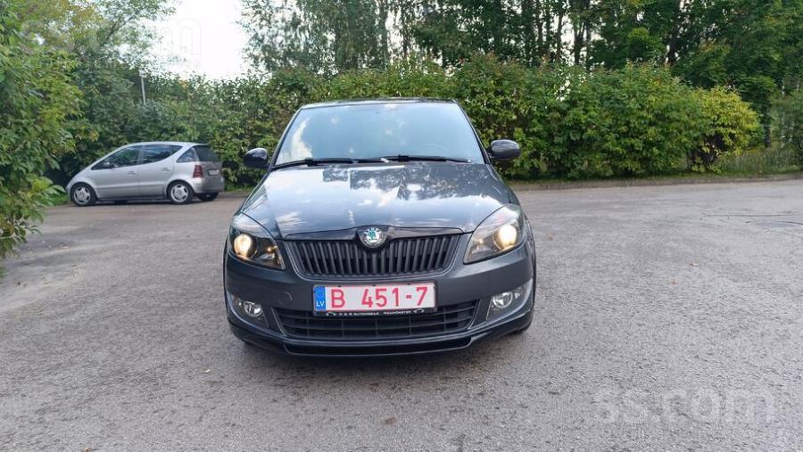 Pelēks Skoda Fabia 2011 Rīga, ar dzinēja tilpumu 1.60 L un nobraukumu 237 tūkst. km par 4900 €, foto 4 vietnē AUTOMOTO.COM.LV