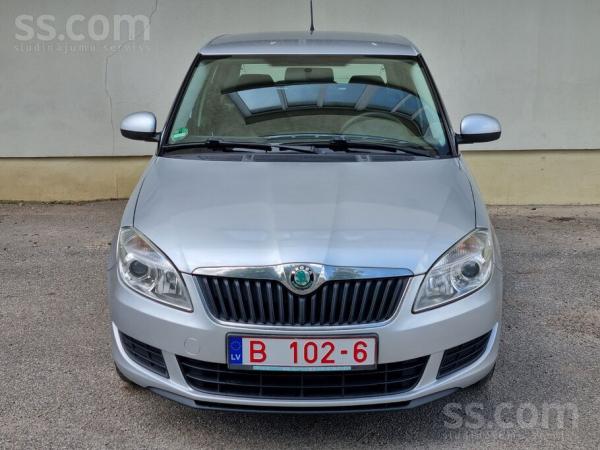 Grey Skoda Fabia 2011 in Ogre, with an engine capacity of 1.60 L and mileage of 250 thousand km for 3750 €, photo 3 on AUTOMOTO.COM.LV