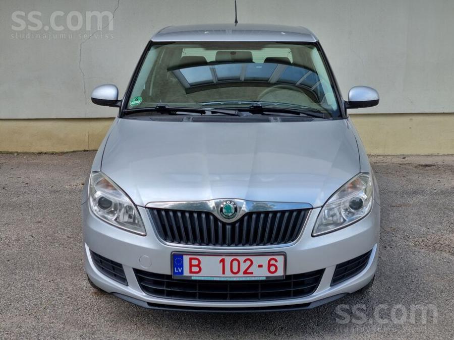 Grey Skoda Fabia 2011 in Ogre, with an engine capacity of 1.60 L and mileage of 250 thousand km for 3750 €, photo 3 on AUTOMOTO.COM.LV