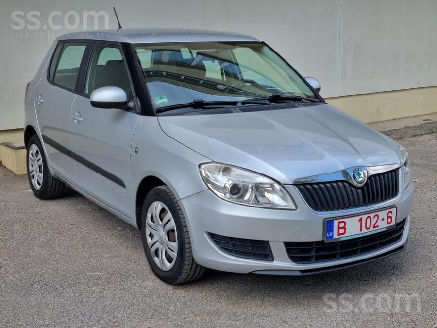 Grey Skoda Fabia 2011 in Ogre, with an engine capacity of 1.60 L and mileage of 250 thousand km for 3750 €, photo 4 on AUTOMOTO.COM.LV
