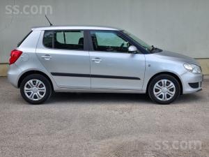 Grey Skoda Fabia 2011 in Ogre, with an engine capacity of 1.60 L and mileage of 250 thousand km for 3750 €, photo 5 on AUTOMOTO.COM.LV
