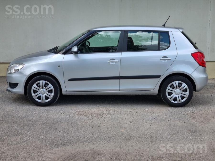 Grey Skoda Fabia 2011 in Ogre, with an engine capacity of 1.60 L and mileage of 250 thousand km for 3750 €, photo 6 on AUTOMOTO.COM.LV
