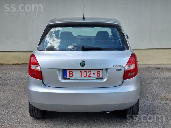 Grey Skoda Fabia 2011 in Ogre, with an engine capacity of 1.60 L and mileage of 250 thousand km for 3750 €, photo 8 on AUTOMOTO.COM.LV