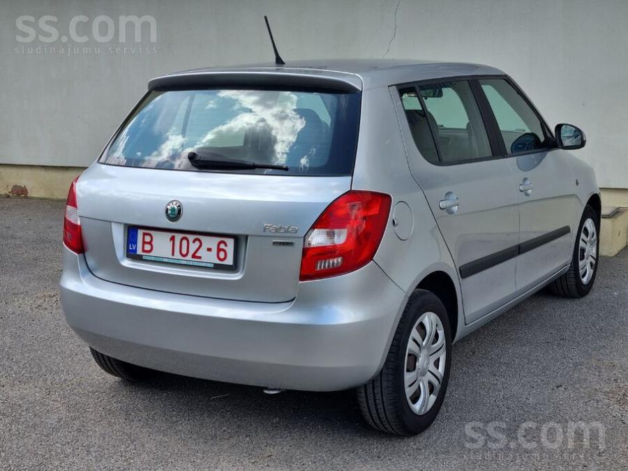 Grey Skoda Fabia 2011 in Ogre, with an engine capacity of 1.60 L and mileage of 250 thousand km for 3750 €, photo 9 on AUTOMOTO.COM.LV