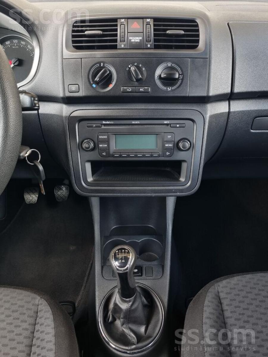 Grey Skoda Fabia 2011 in Ogre, with an engine capacity of 1.60 L and mileage of 250 thousand km for 3750 €, photo 15 on AUTOMOTO.COM.LV