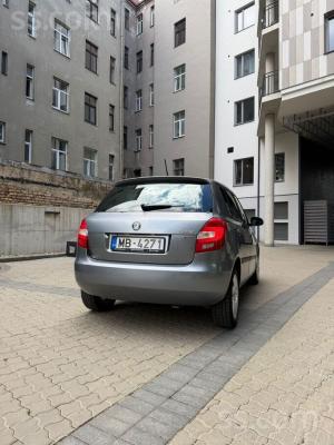 Grey Skoda Fabia 2012 in Riga, with an engine capacity of 1.60 L and mileage of 288 thousand km for 2300 €, photo 3 on AUTOMOTO.COM.LV