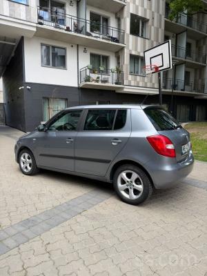 Grey Skoda Fabia 2012 in Riga, with an engine capacity of 1.60 L and mileage of 288 thousand km for 2300 €, photo 4 on AUTOMOTO.COM.LV