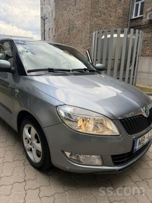 Grey Skoda Fabia 2012 in Riga, with an engine capacity of 1.60 L and mileage of 288 thousand km for 2300 €, photo 5 on AUTOMOTO.COM.LV