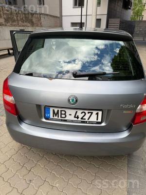 Grey Skoda Fabia 2012 in Riga, with an engine capacity of 1.60 L and mileage of 288 thousand km for 2300 €, photo 13 on AUTOMOTO.COM.LV