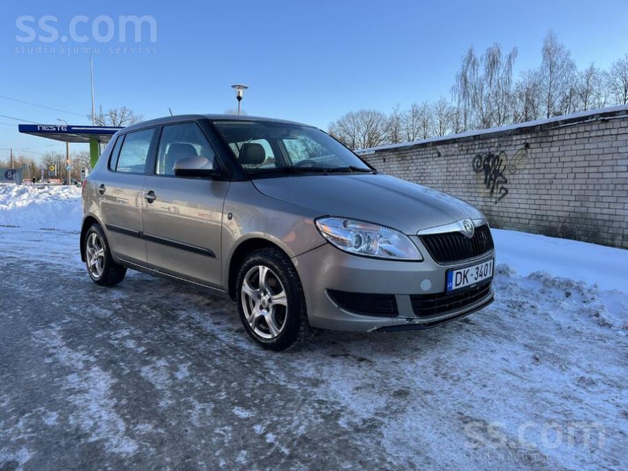 Grey Skoda Fabia 2012 in Riga, with an engine capacity of 1.20 L and mileage of 229 thousand km for 1820 €, photo 1 on AUTOMOTO.COM.LV