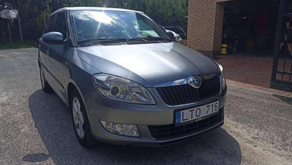 Pelēks Skoda Fabia 2012 Viļņa, ar dzinēja tilpumu 1.20 L un nobraukumu 328 tūkst. km par 2800 €, foto 3 vietnē AUTOMOTO.COM.LV
