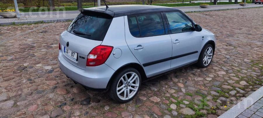 Pelēks Skoda Fabia 2013 Daugavpils, ar dzinēja tilpumu 1.60 L un nobraukumu 278 tūkst. km par 3500 €, foto 4 vietnē AUTOMOTO.COM.LV