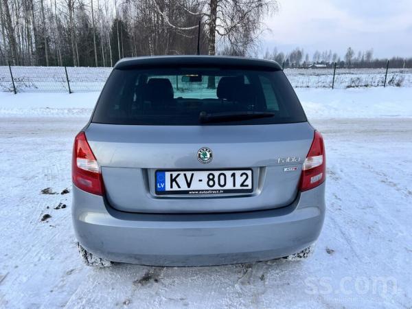 Pelēks Skoda Fabia 2013 Rīga, ar dzinēja tilpumu 1.20 L un nobraukumu 260 tūkst. km par 2350 €, foto 5 vietnē AUTOMOTO.COM.LV