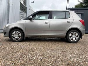 Pelēks Skoda Fabia 2013 Viļņa, ar dzinēja tilpumu 1.60 L un nobraukumu 338 tūkst. km par 950 €, foto 4 vietnē AUTOMOTO.COM.LV