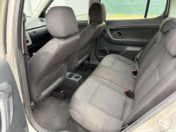 Pelēks Skoda Fabia 2013 Viļņa, ar dzinēja tilpumu 1.60 L un nobraukumu 338 tūkst. km par 950 €, foto 7 vietnē AUTOMOTO.COM.LV