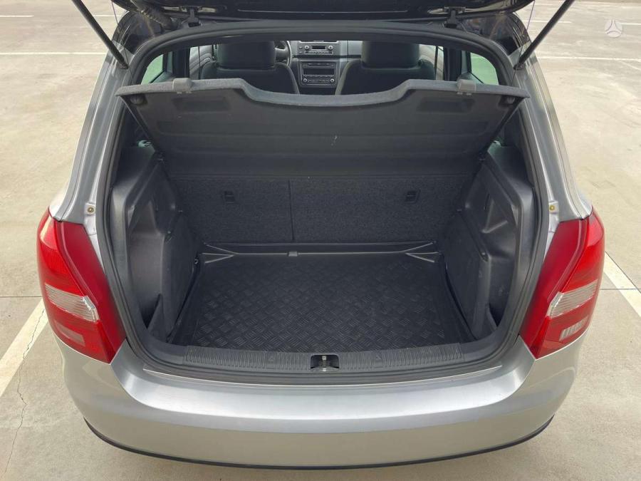 Grey Skoda Fabia 2013 in Klaipeda, with an engine capacity of 1.20 L and mileage of 79 thousand km for 3400 €, photo 20 on AUTOMOTO.COM.LV