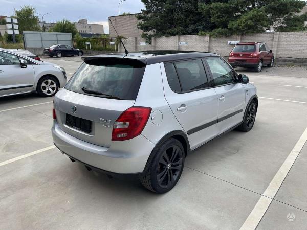 Pelēks Skoda Fabia 2013 Klaipėda, ar dzinēja tilpumu 1.20 L un nobraukumu 79 tūkst. km par 3400 €, foto 2 vietnē AUTOMOTO.COM.LV