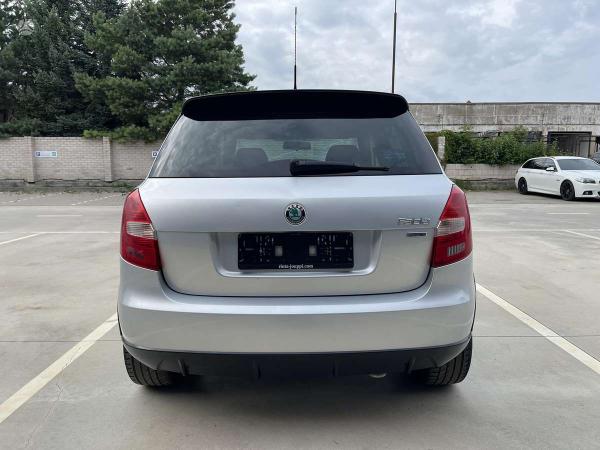 Pelēks Skoda Fabia 2013 Klaipėda, ar dzinēja tilpumu 1.20 L un nobraukumu 79 tūkst. km par 3400 €, foto 3 vietnē AUTOMOTO.COM.LV