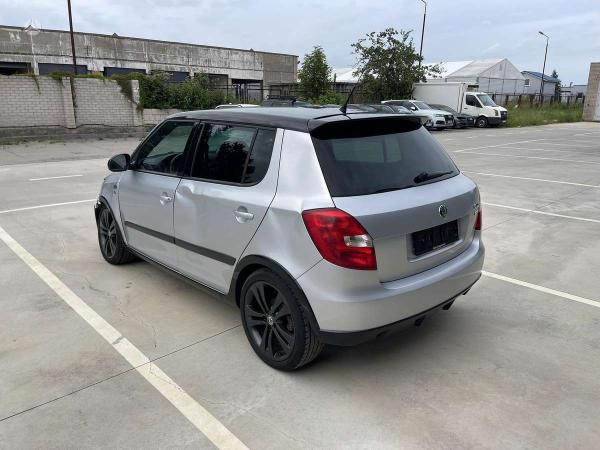 Pelēks Skoda Fabia 2013 Klaipėda, ar dzinēja tilpumu 1.20 L un nobraukumu 79 tūkst. km par 3400 €, foto 4 vietnē AUTOMOTO.COM.LV