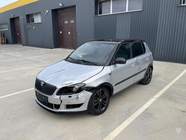 Pelēks Skoda Fabia 2013 Klaipėda, ar dzinēja tilpumu 1.20 L un nobraukumu 79 tūkst. km par 3400 €, foto 5 vietnē AUTOMOTO.COM.LV