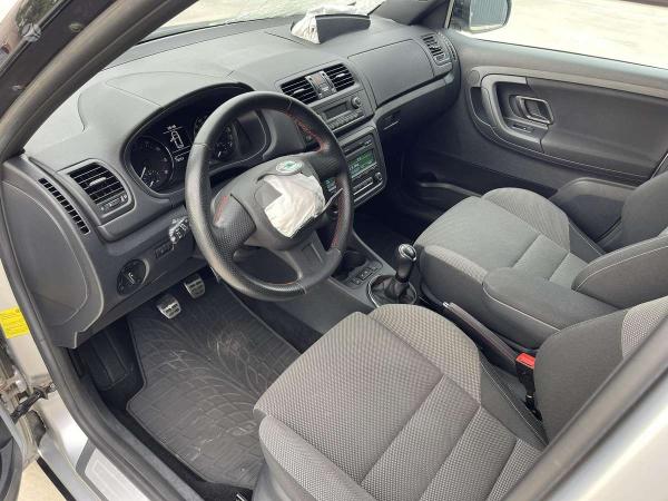 Pelēks Skoda Fabia 2013 Klaipėda, ar dzinēja tilpumu 1.20 L un nobraukumu 79 tūkst. km par 3400 €, foto 8 vietnē AUTOMOTO.COM.LV