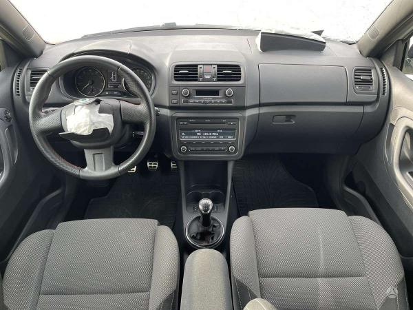 Pelēks Skoda Fabia 2013 Klaipėda, ar dzinēja tilpumu 1.20 L un nobraukumu 79 tūkst. km par 3400 €, foto 10 vietnē AUTOMOTO.COM.LV
