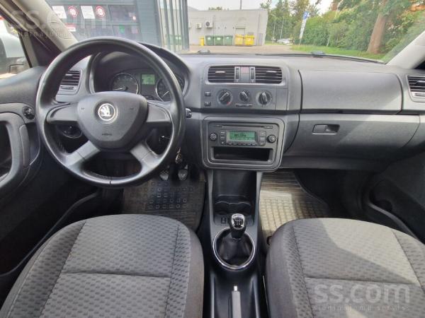 Grey Skoda Fabia 2013 in Riga, with an engine capacity of 1.20 L and mileage of 240 thousand km for 3000 €, photo 7 on AUTOMOTO.COM.LV