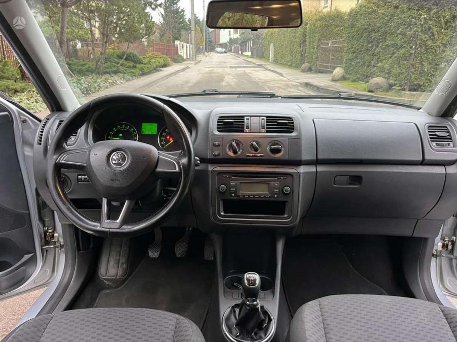Grey Skoda Fabia 2014 in Vilnius, with an engine capacity of 1.60 L and mileage of 400 thousand km for 2700 €, photo 20 on AUTOMOTO.COM.LV