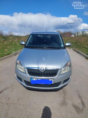 Pelēks Skoda Fabia 2014 Viļņa, ar dzinēja tilpumu 1.60 L un nobraukumu 384 tūkst. km par 1700 €, foto  vietnē AUTOMOTO.COM.LV