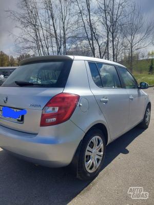 Pelēks Skoda Fabia 2014 Viļņa, ar dzinēja tilpumu 1.60 L un nobraukumu 384 tūkst. km par 1700 €, foto 6 vietnē AUTOMOTO.COM.LV