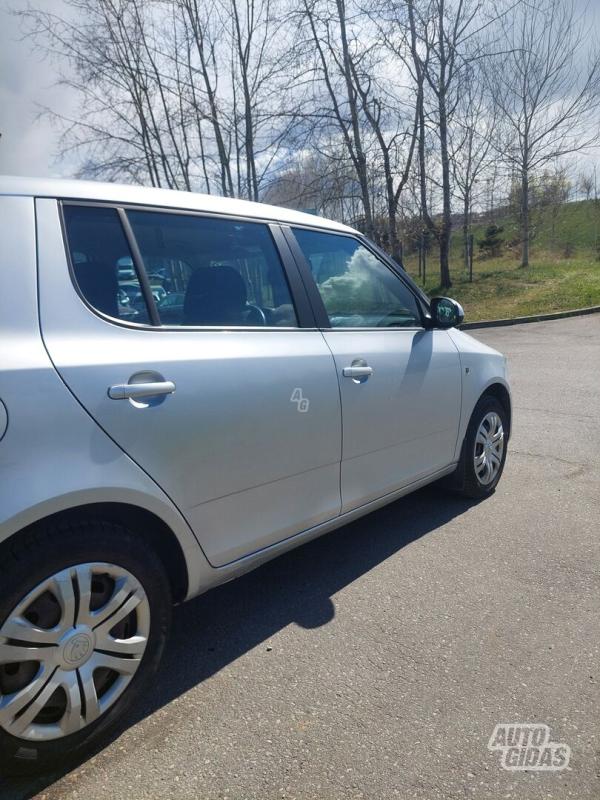 Pelēks Skoda Fabia 2014 Viļņa, ar dzinēja tilpumu 1.60 L un nobraukumu 384 tūkst. km par 1700 €, foto 6 vietnē AUTOMOTO.COM.LV