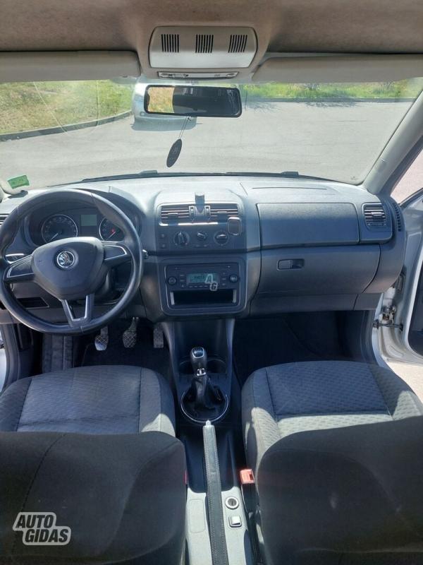 Pelēks Skoda Fabia 2014 Viļņa, ar dzinēja tilpumu 1.60 L un nobraukumu 384 tūkst. km par 1700 €, foto 9 vietnē AUTOMOTO.COM.LV