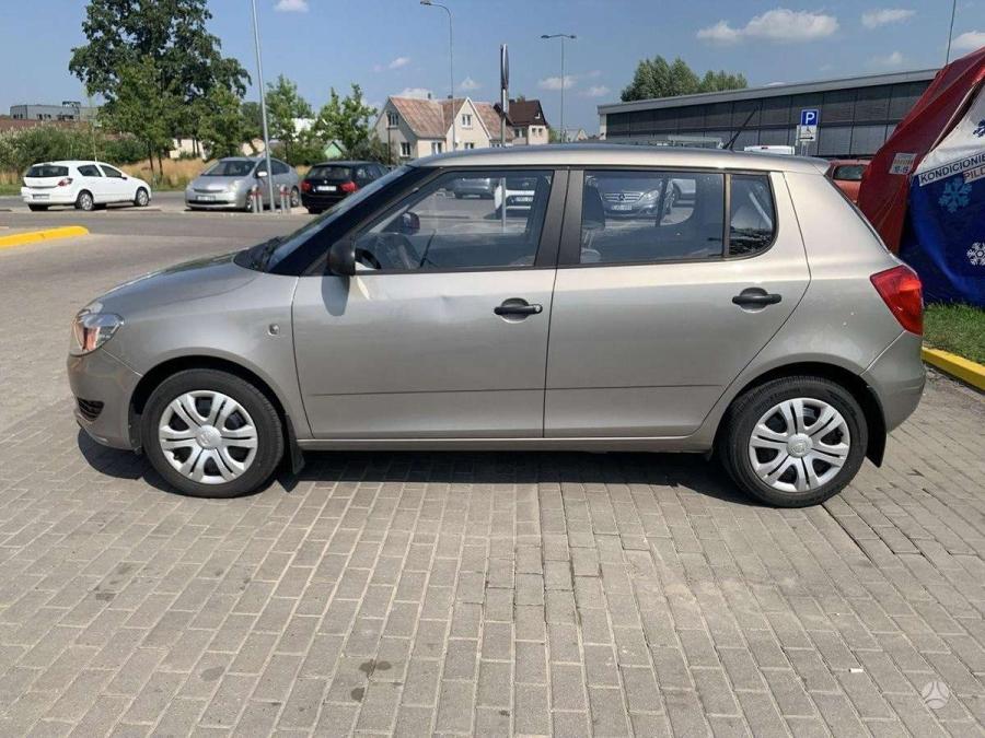 Серый Шкода Фабия 2014 в Вильнюс, объемом двигателя 1.20 л и пробегом 90 тыс. км за 4200 €, фото 3 на AUTOMOTO.COM.LV