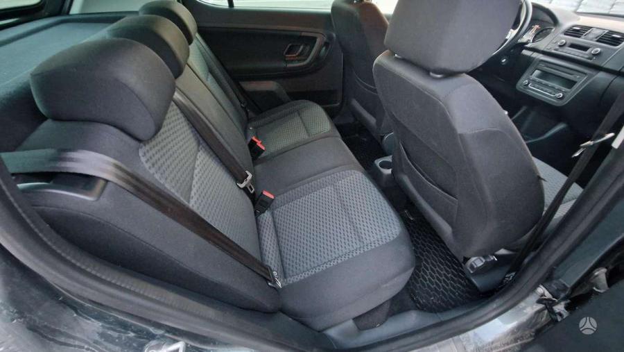 Grey Skoda Fabia 2014 in Vilnius, with an engine capacity of 1.20 L and mileage of 171 thousand km for 3990 €, photo 8 on AUTOMOTO.COM.LV