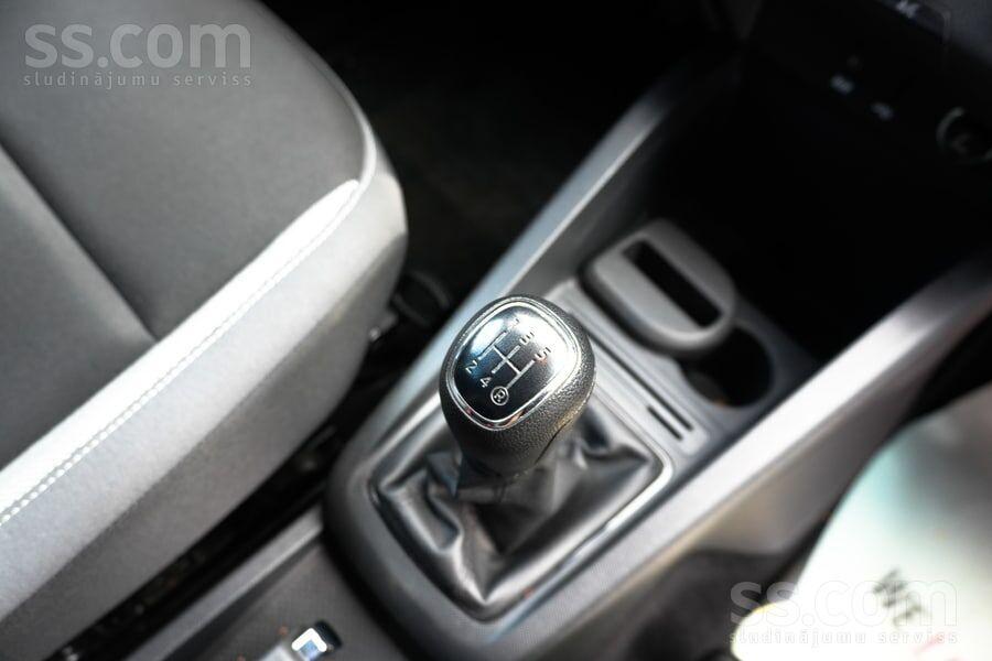 Grey Skoda Fabia 2015 in Riga, with an engine capacity of 1.00 L and mileage of 202 thousand km for 5990 €, photo 8 on AUTOMOTO.COM.LV