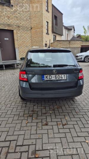 Pelēks Skoda Fabia 2015 Rīga, ar dzinēja tilpumu 1.20 L un nobraukumu 198 tūkst. km par 4200 €, foto 3 vietnē AUTOMOTO.COM.LV