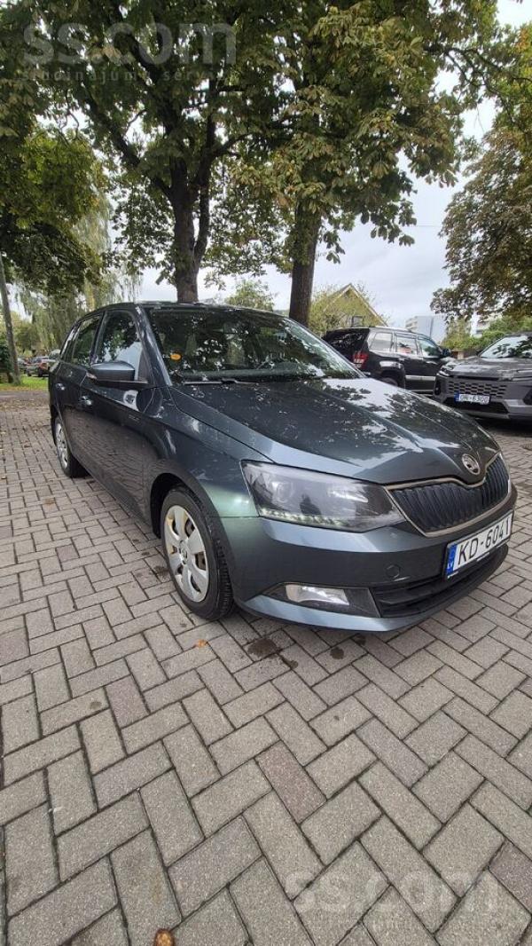 Skoda Fabia 2015 in Riga on AUTOMOTO.COM.LV Grey Skoda Fabia 2015 in Riga, with an engine capacity of 1.20 L and mileage of 198 thousand km for 4200 €, photo 4 on AUTOMOTO.COM.LV
