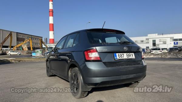 Grey Skoda Fabia 2016 in Tallinn, with an engine capacity of 1.20 L and mileage of 84 thousand km for 9900 €, photo 3 on AUTOMOTO.COM.LV