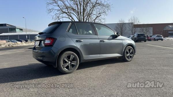 Grey Skoda Fabia 2016 in Tallinn, with an engine capacity of 1.20 L and mileage of 84 thousand km for 9900 €, photo 4 on AUTOMOTO.COM.LV
