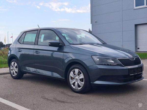 Pelēks Skoda Fabia 2016 Marijampole, ar dzinēja tilpumu 1.42 L un nobraukumu 235 tūkst. km par 3850 €, foto 1 vietnē AUTOMOTO.COM.LV