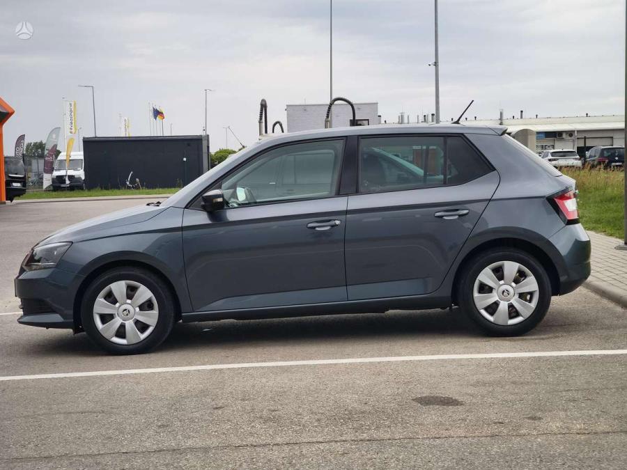 Pelēks Skoda Fabia 2016 Marijampole, ar dzinēja tilpumu 1.42 L un nobraukumu 235 tūkst. km par 3850 €, foto 7 vietnē AUTOMOTO.COM.LV