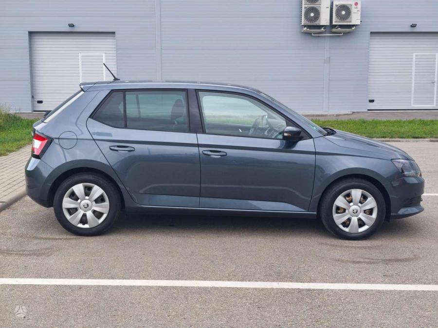 Pelēks Skoda Fabia 2016 Marijampole, ar dzinēja tilpumu 1.42 L un nobraukumu 235 tūkst. km par 3850 €, foto 8 vietnē AUTOMOTO.COM.LV