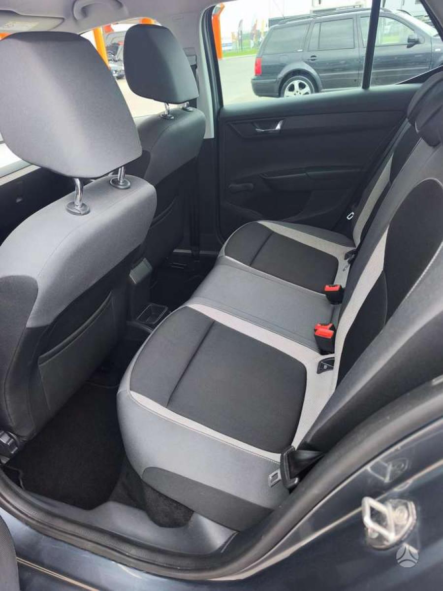 Pelēks Skoda Fabia 2016 Marijampole, ar dzinēja tilpumu 1.42 L un nobraukumu 235 tūkst. km par 3850 €, foto 10 vietnē AUTOMOTO.COM.LV