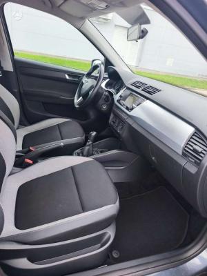 Pelēks Skoda Fabia 2016 Marijampole, ar dzinēja tilpumu 1.42 L un nobraukumu 235 tūkst. km par 3850 €, foto 13 vietnē AUTOMOTO.COM.LV