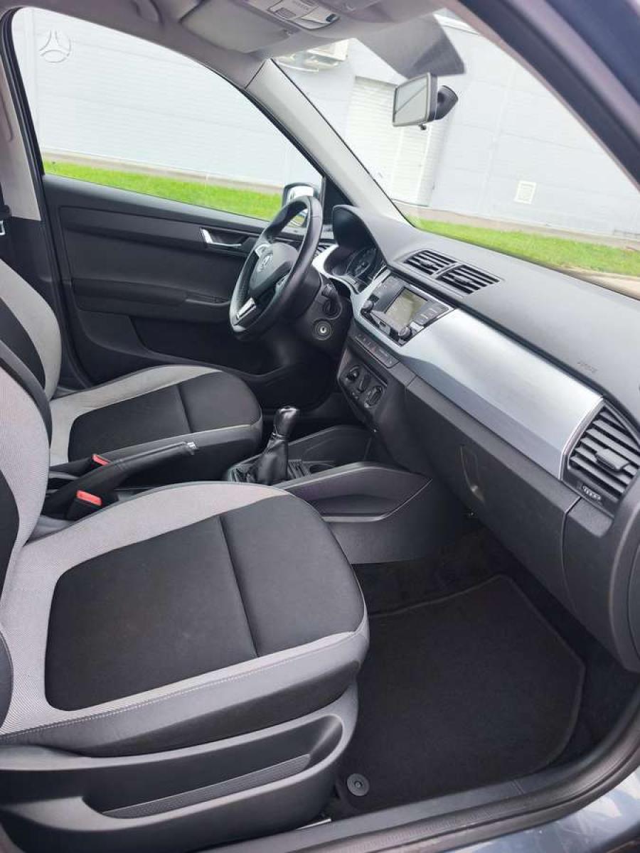 Pelēks Skoda Fabia 2016 Marijampole, ar dzinēja tilpumu 1.42 L un nobraukumu 235 tūkst. km par 3850 €, foto 13 vietnē AUTOMOTO.COM.LV