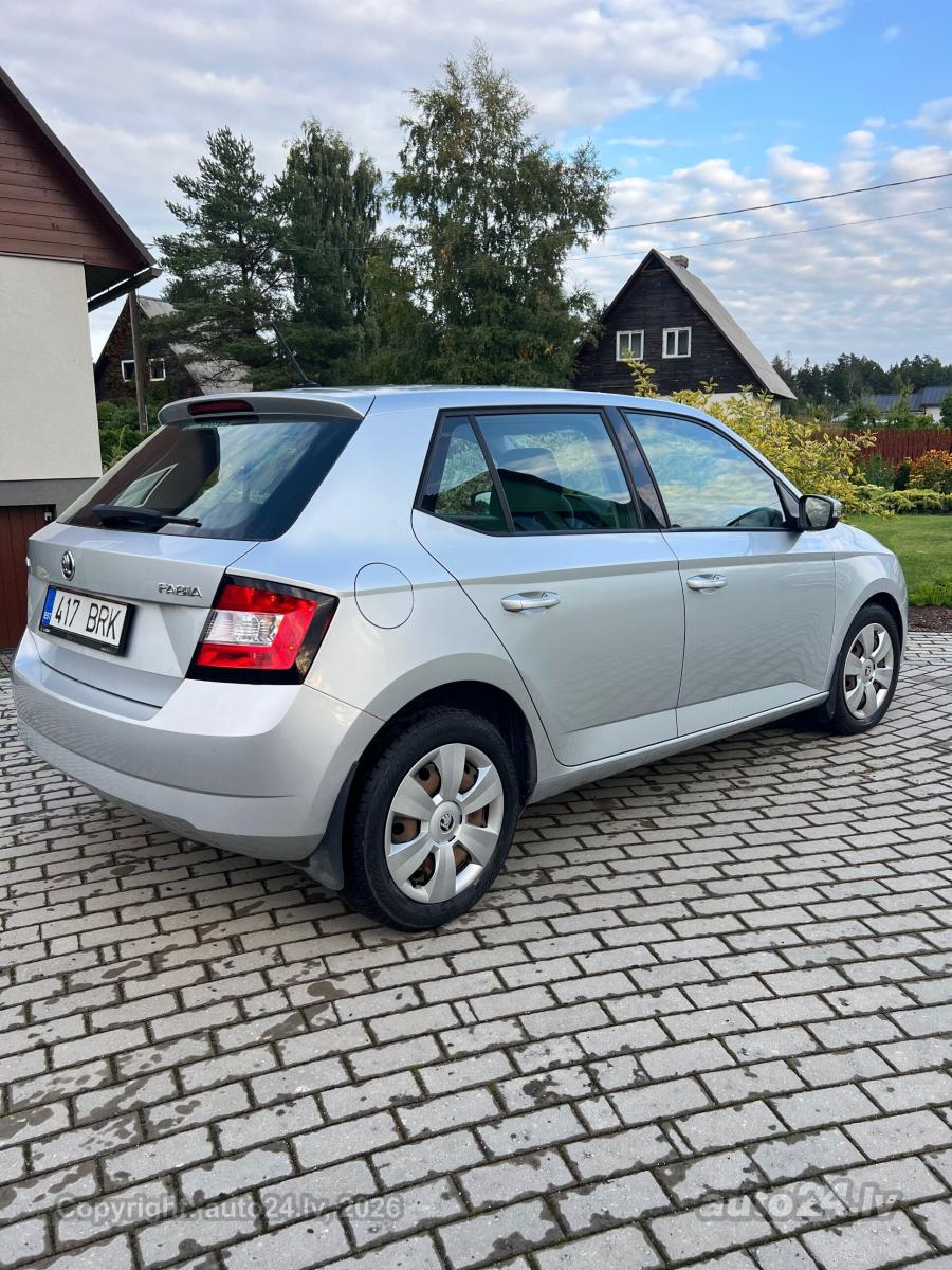 Grey Skoda Fabia 2016 in Tallinn, with an engine capacity of 1.00 L and mileage of 80 thousand km for 6500 €, photo 5 on AUTOMOTO.COM.LV