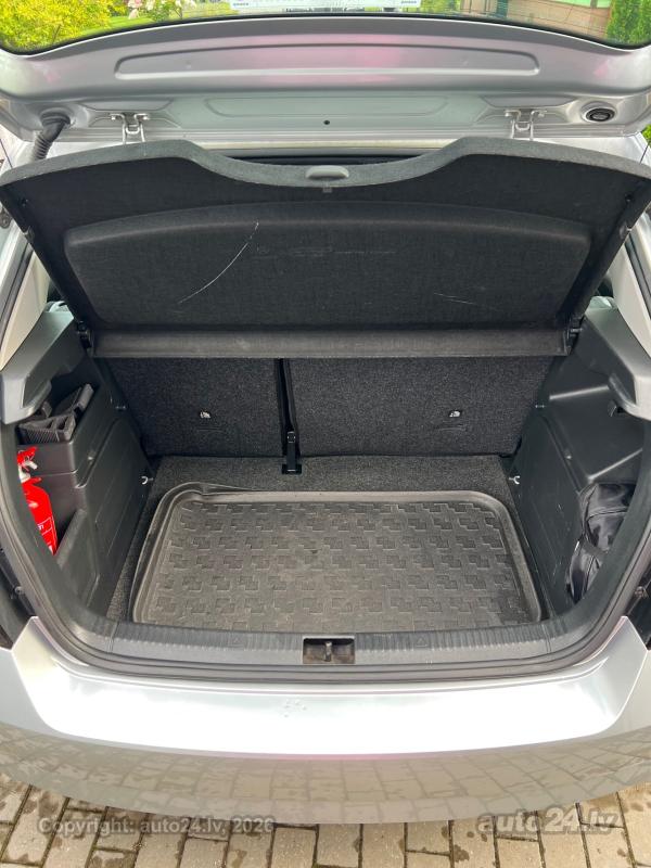 Pelēks Skoda Fabia 2016 Tallina, ar dzinēja tilpumu 1.00 L un nobraukumu 80 tūkst. km par 6500 €, foto 7 vietnē AUTOMOTO.COM.LV